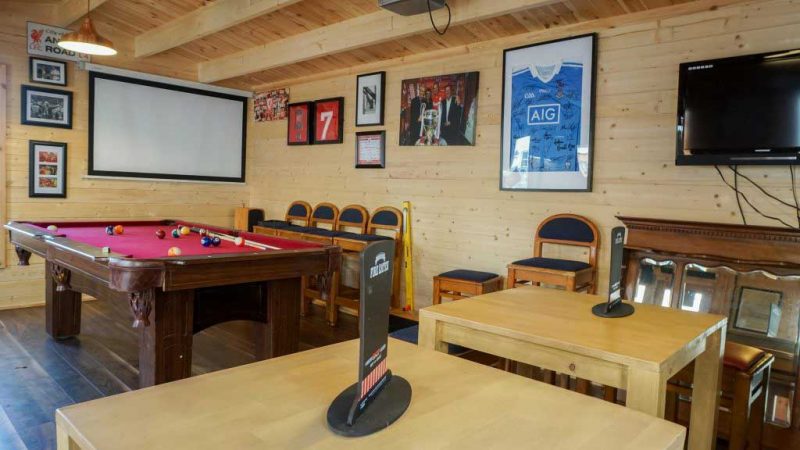 Home Bar Ideas and Designs - Own Your Very Own Log Cabin Pub